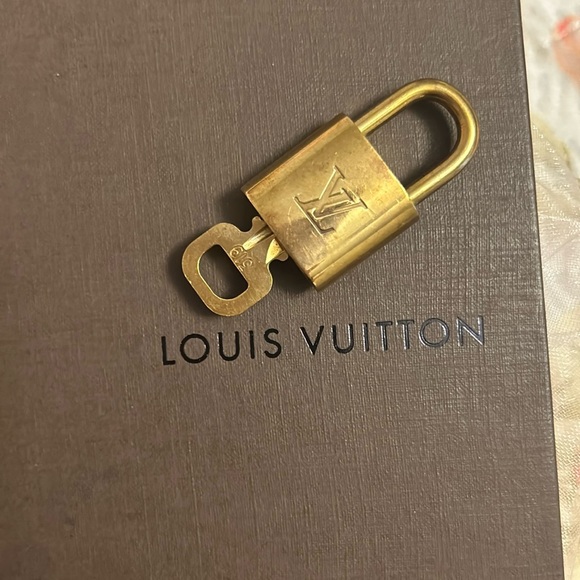 Louis Vuitton | Accessories | Louis Vuitton Golden 39 Lock Key In Great ...